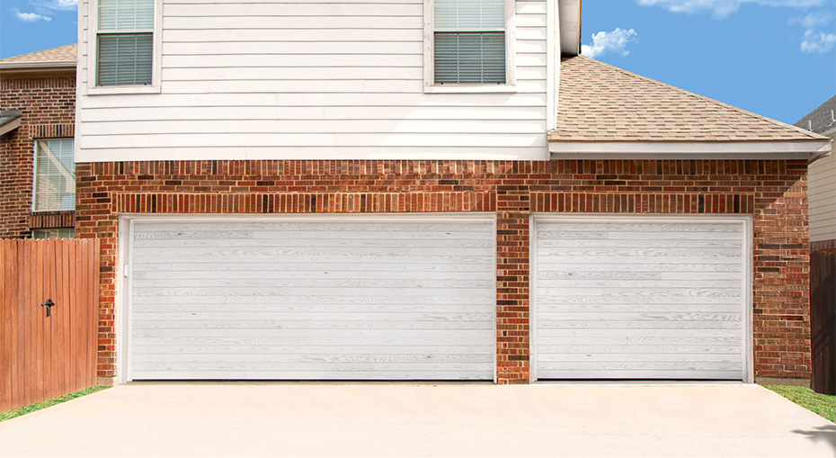 Your Home’s New Favorite Feature: The White Plank Garage Door
